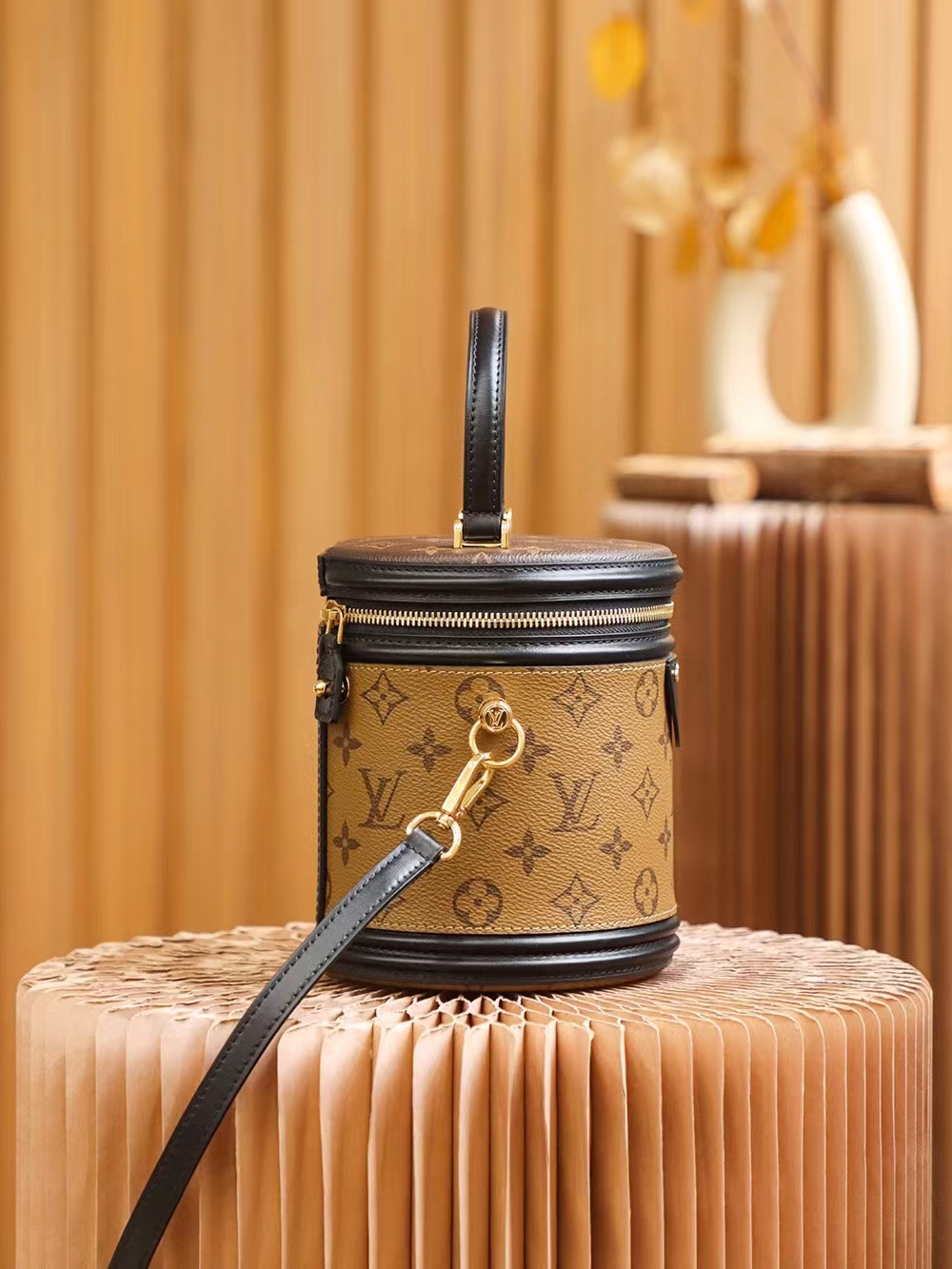Louis Vuitton 2018 pre-owned Monogram Reverse Cannes handbag ...