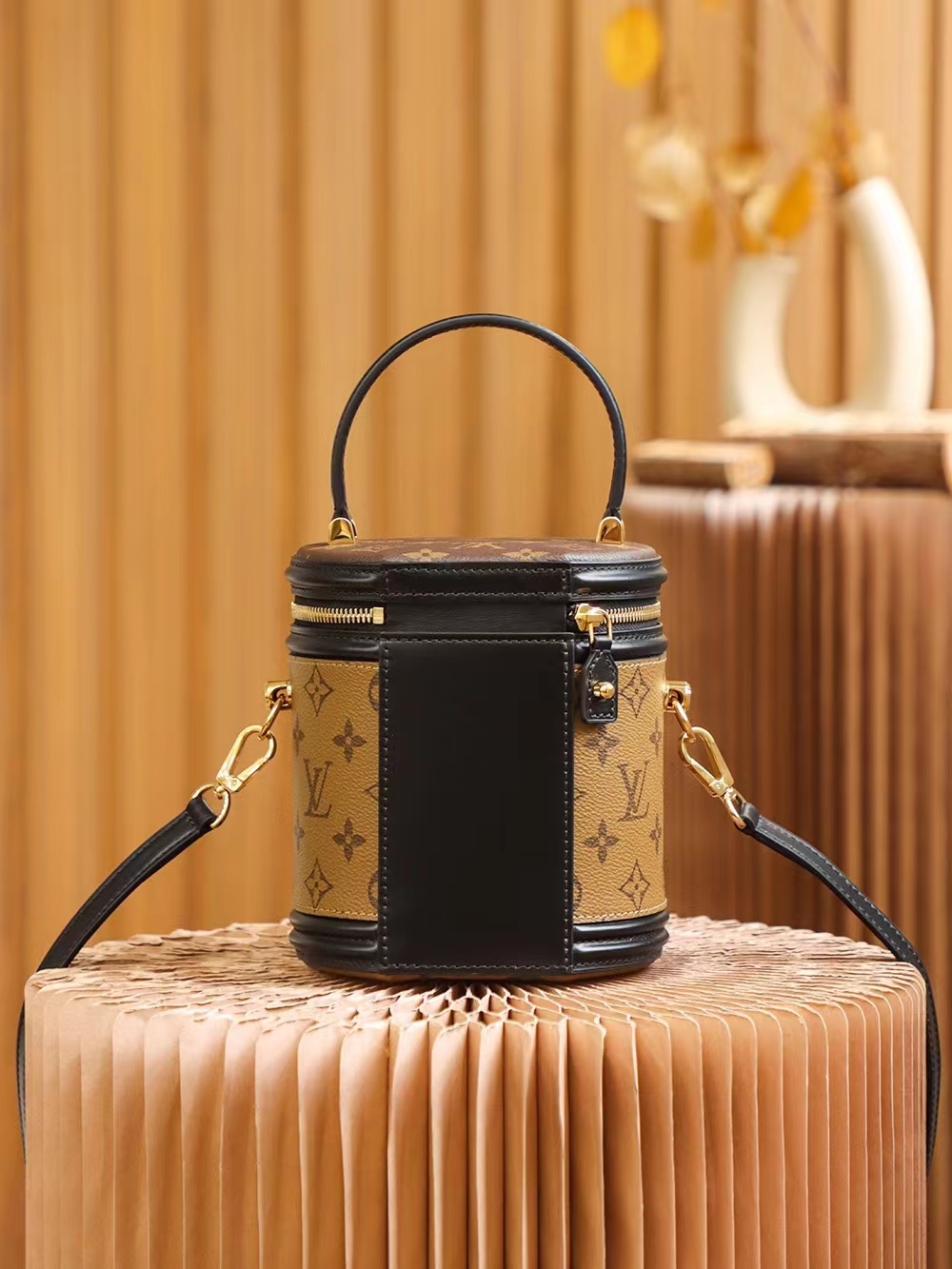 Louis Vuitton 2018 pre-owned Monogram Reverse Cannes handbag ...